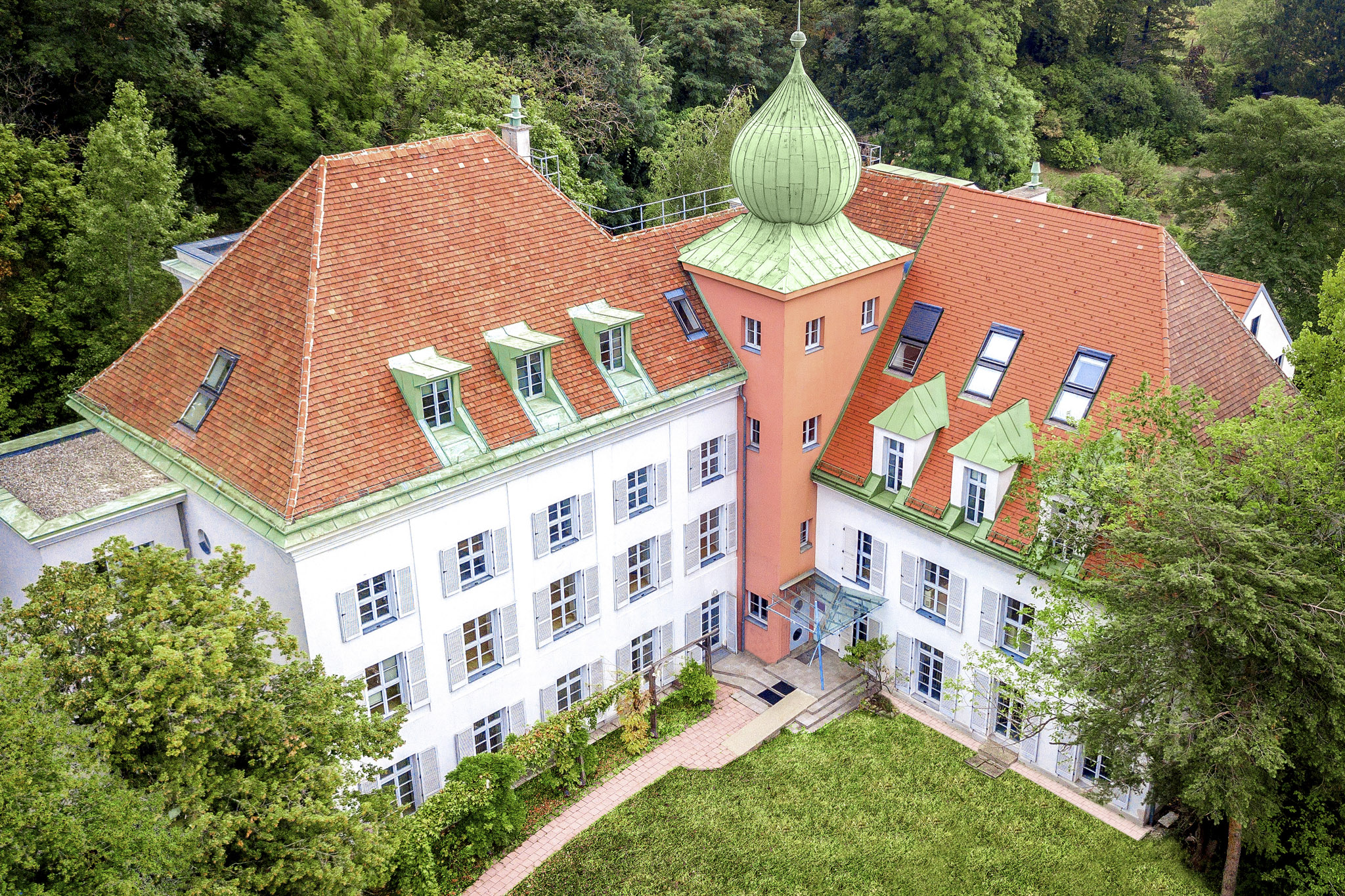 Herrschaftliches Anwesen mit großem Potenzial im Herzen von Grinzing ...